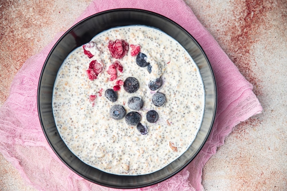 Chia Seed Porridge With Berries Recipe - KetoCycle